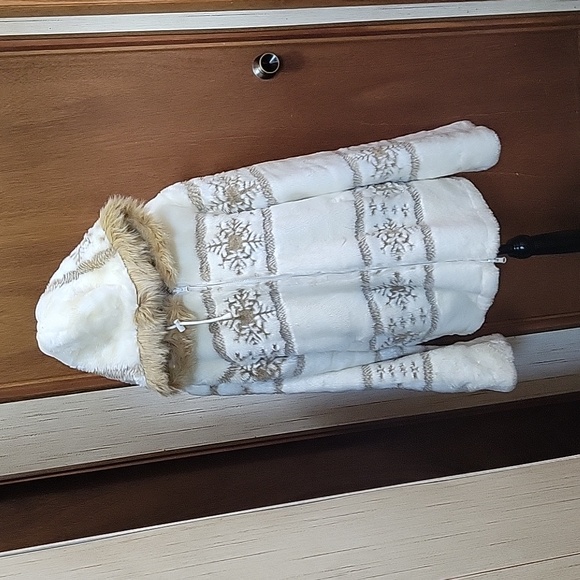 Guide Gear | Jackets & Coats | Snowflake Faux White Fur Coat | Poshmark